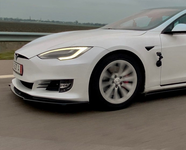 Câți km faci cu o Tesla Model S, în România? - Andy Popescu
